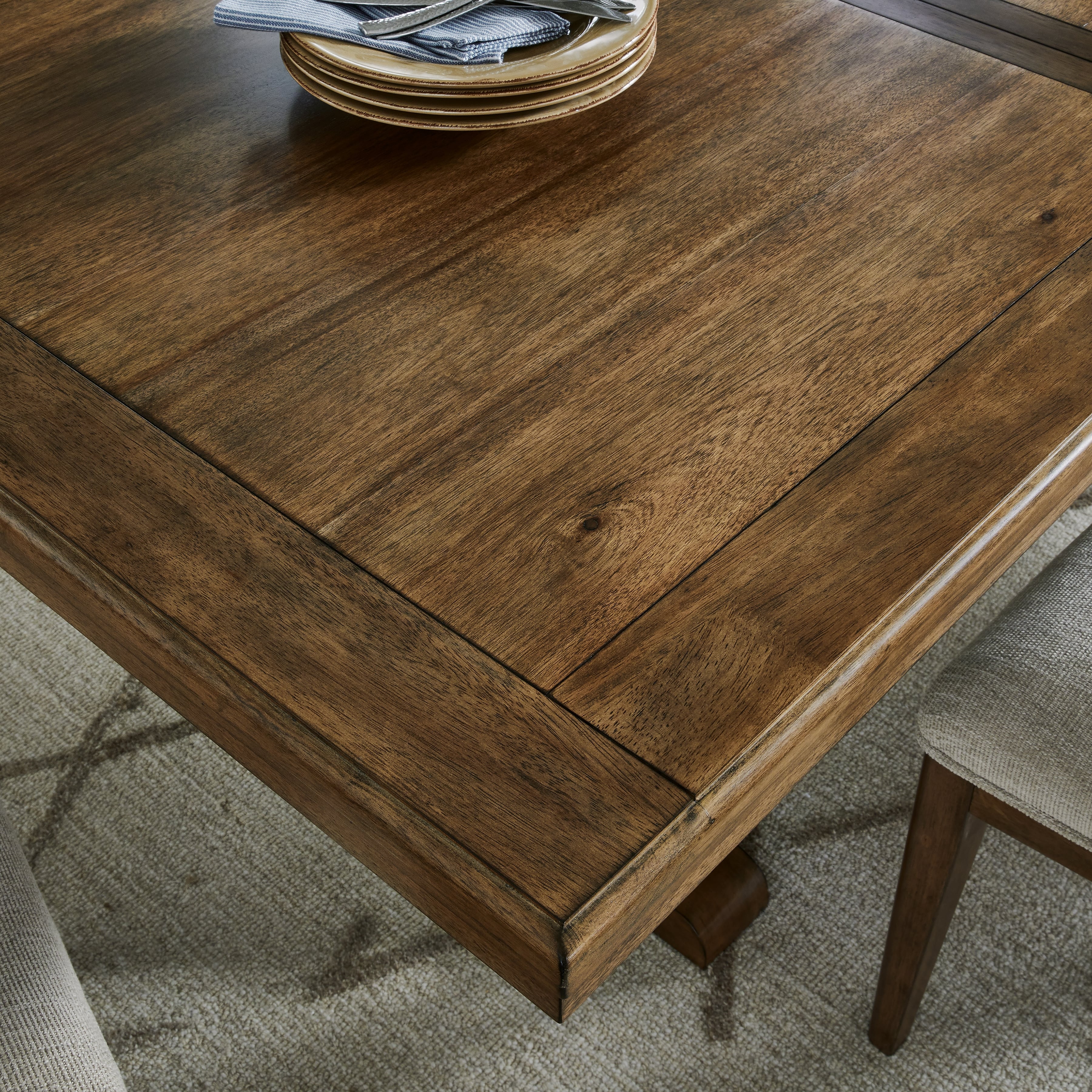 Benchcraft Sturlayne D787D8 Dining Table And 8 Chairs | Lindy's ...