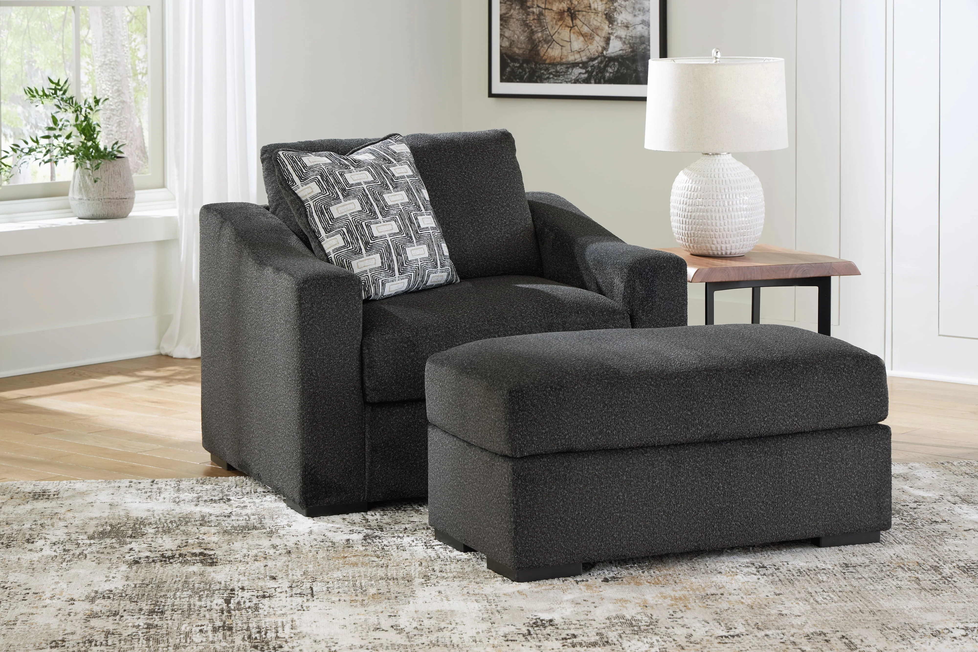 Wryenlynn Oversized Chair And Ottoman