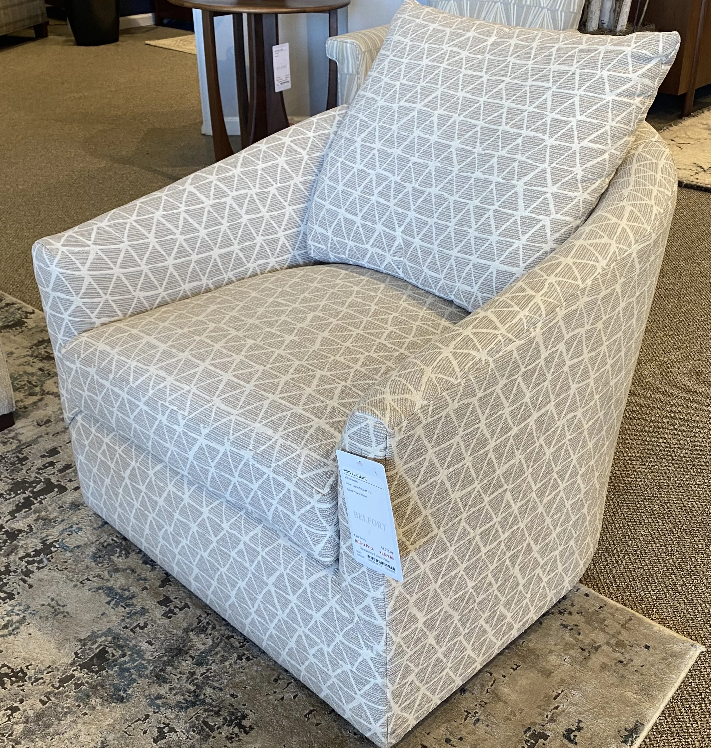 Huntington House Swivels/Swivel Gliders 450865275 Swivel Chair with ...