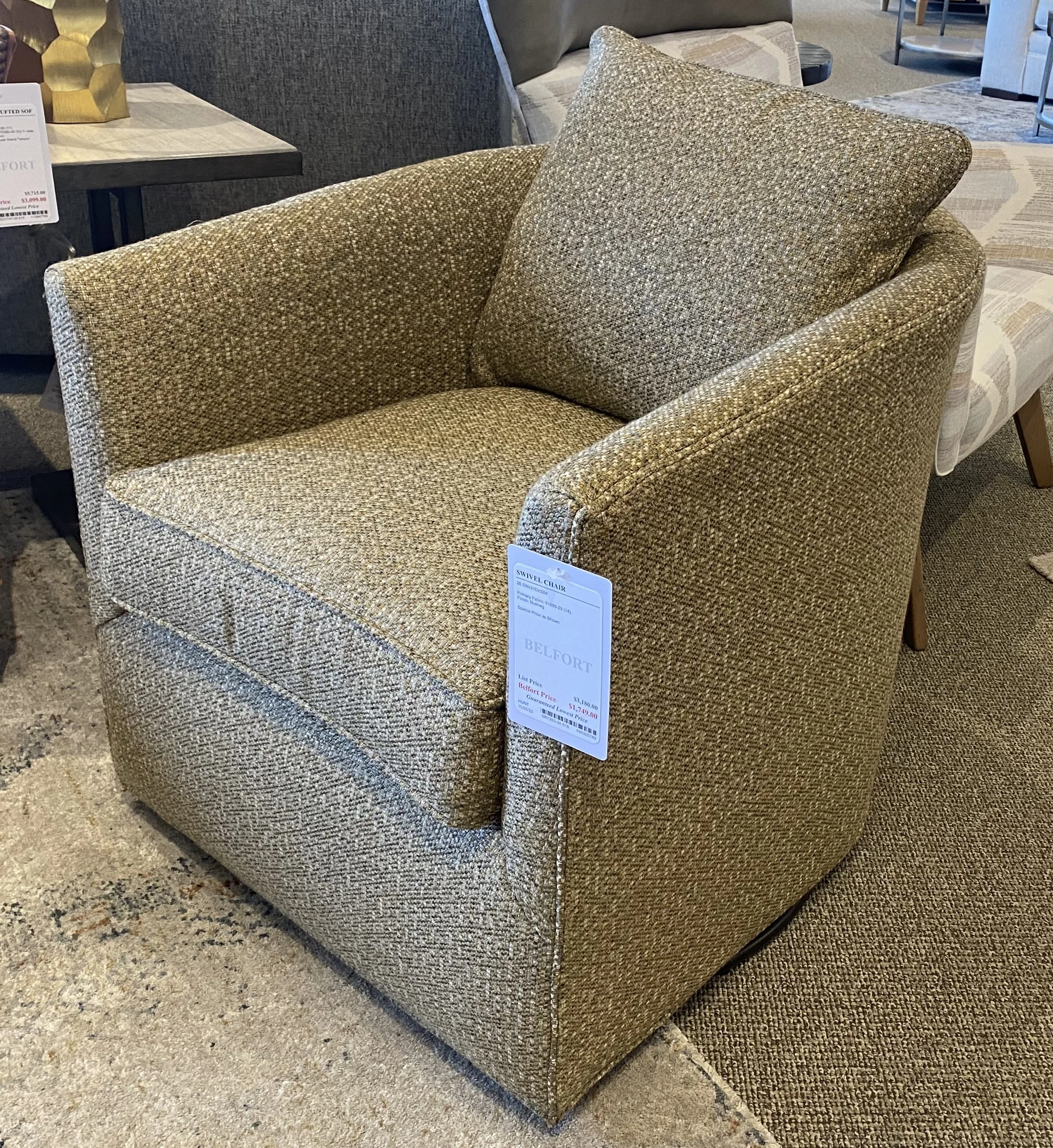 Huntington House Swivels/Swivel Gliders 490325780 Swivel Chair with ...