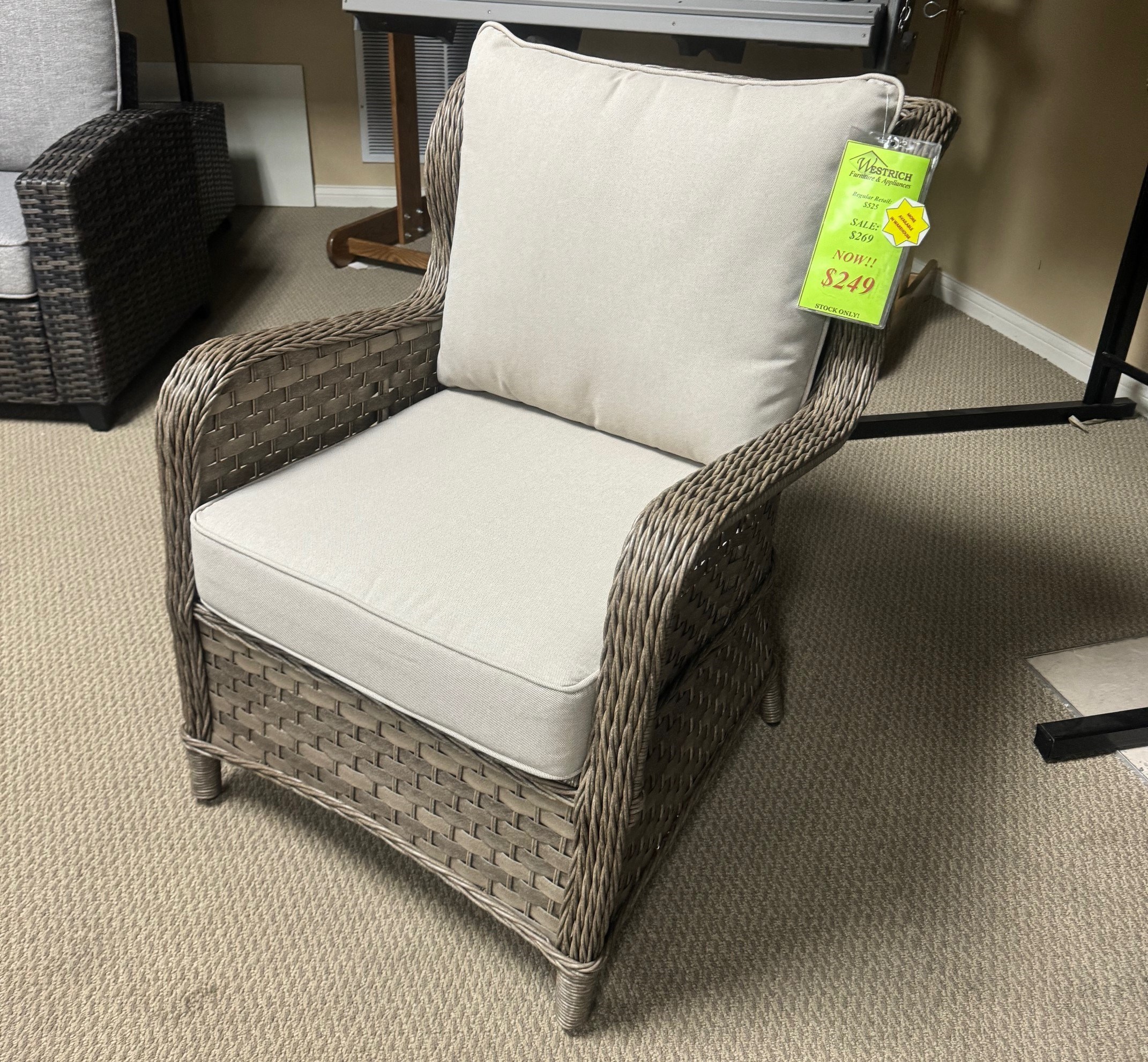 Shop clearance furniture near Allen, Van Wert, Putnam Ohio