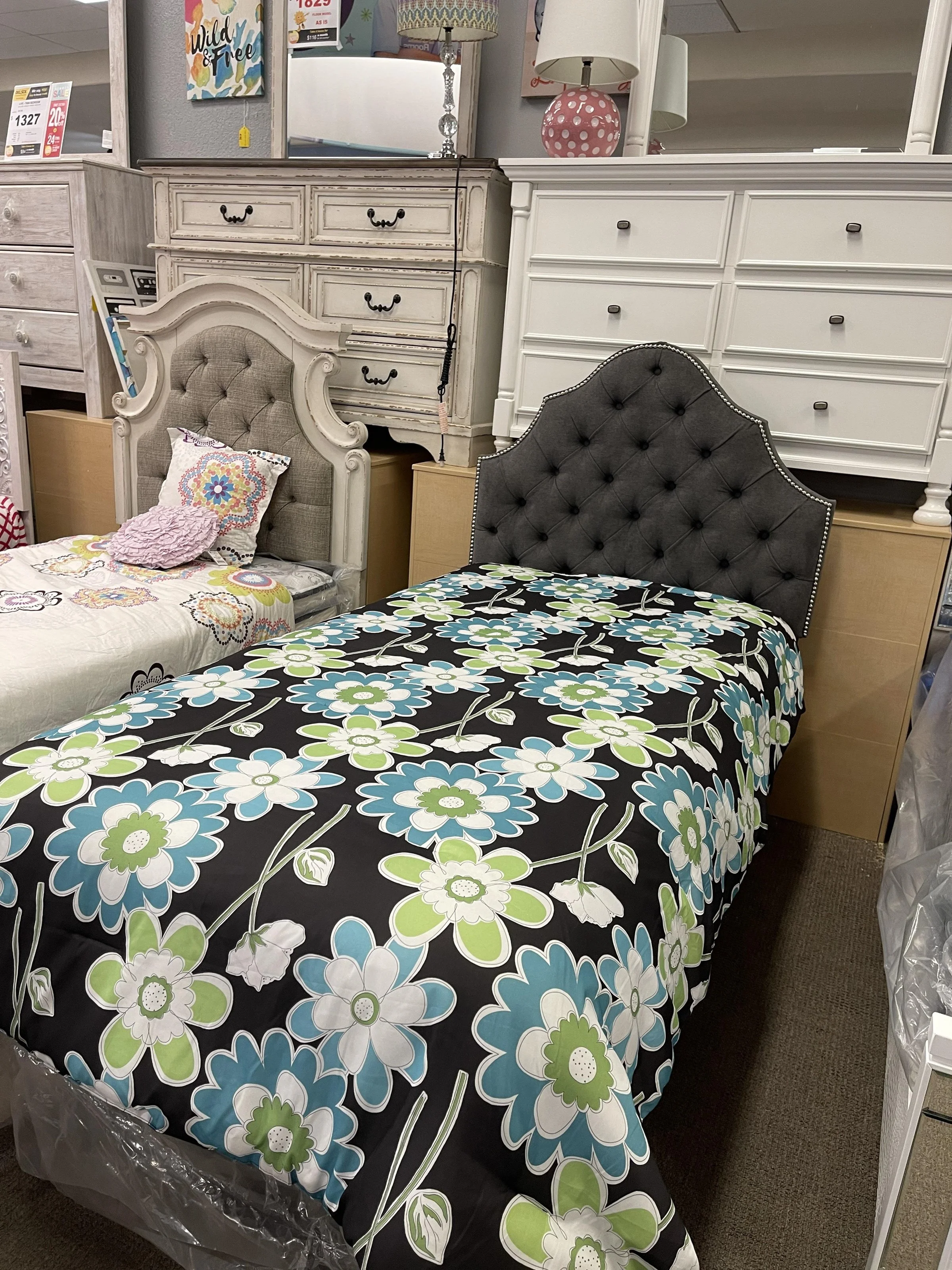 Phoenix Custom Furniture Anastasia ANASTASIA-HB-T+M91X12 Twin Bed with ...