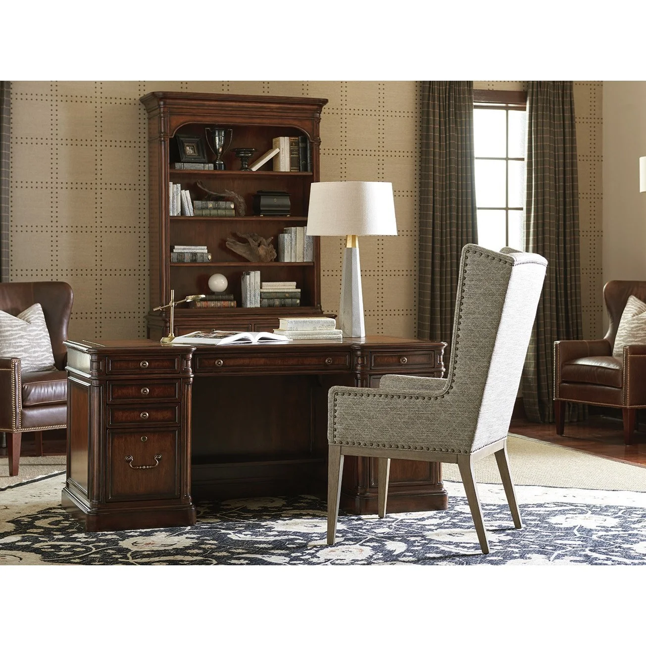 Sligh Richmond Hill 305-400 Morgan Executive Desk with Faux Leather ...