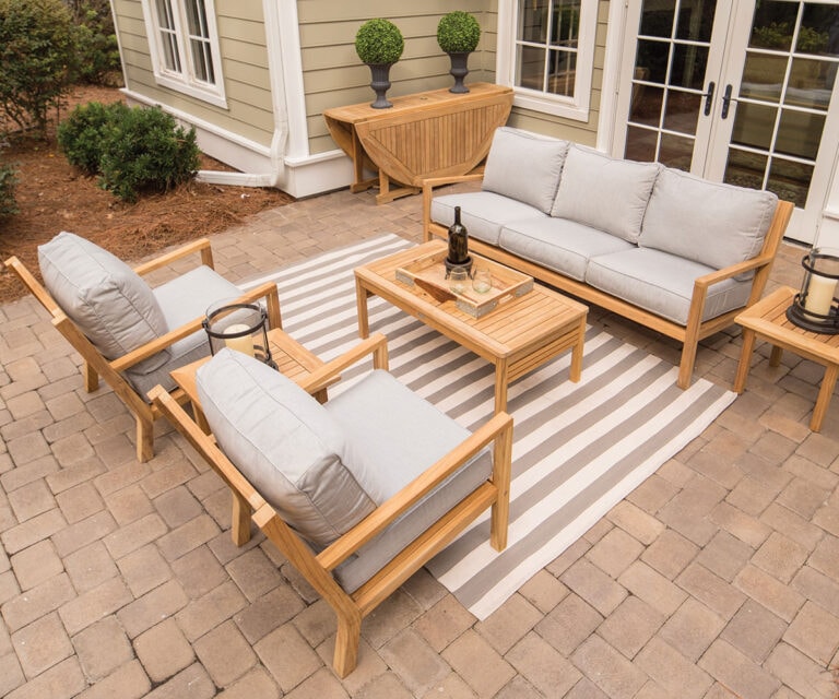 Smart Strategies for Arranging Patio Furniture